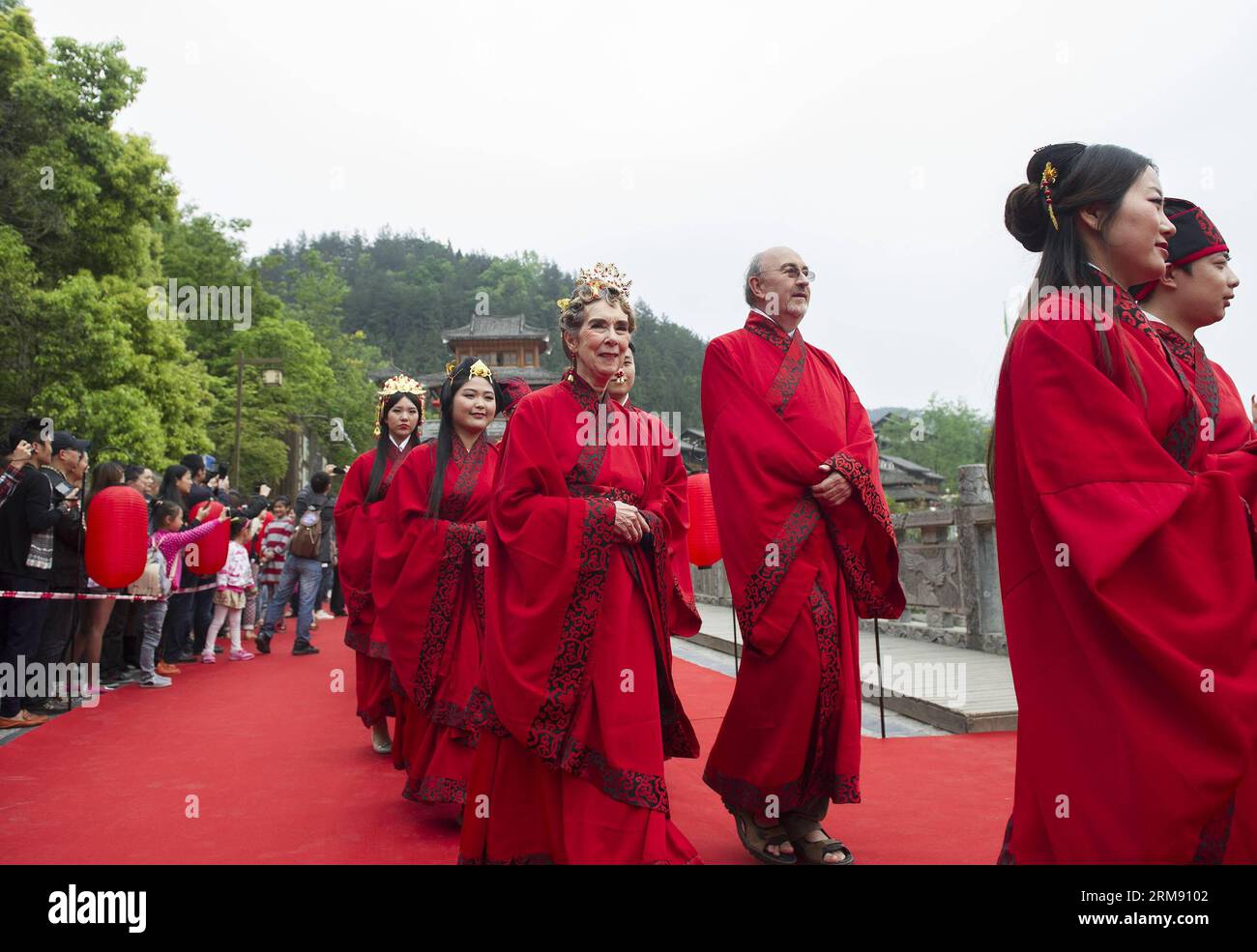 Hanfu china couple hi-res stock photography and images - Alamy