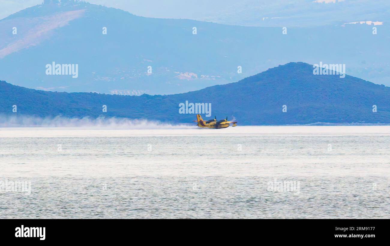 Greek amphibious firefighting hi-res stock photography and images - Alamy
