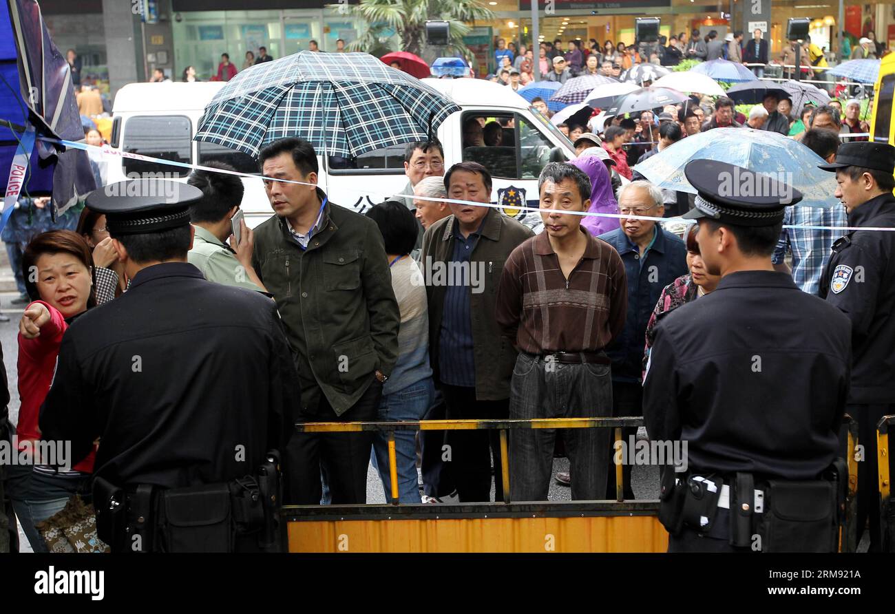 China shanghai collpse hi-res stock photography and images - Alamy