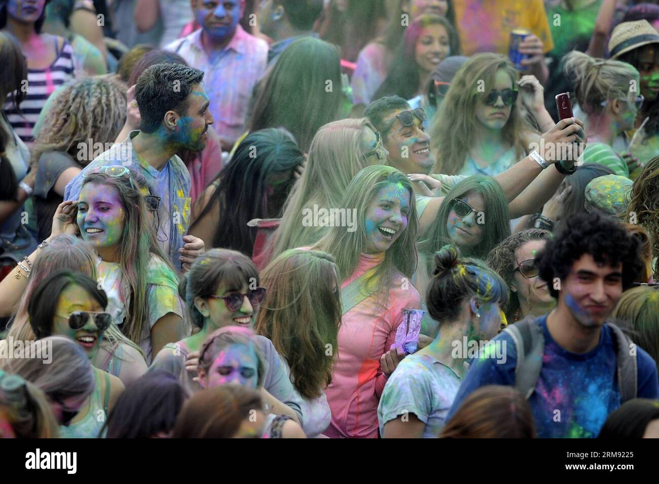 Holi nyc hi-res stock photography and images - Alamy
