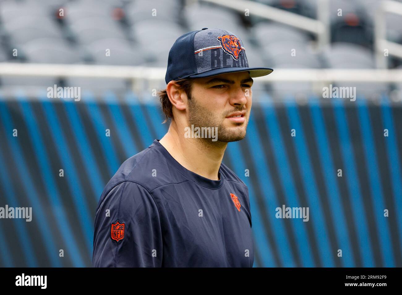 Chicago Bears tight end Cole Kmet (85) walks on the field prior to an ...