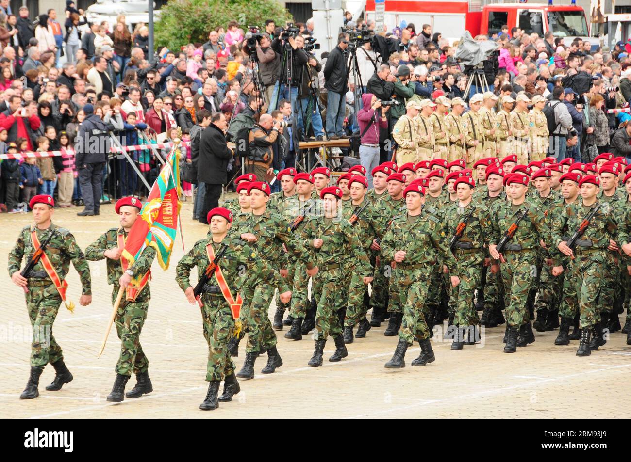 Bulgarian army 2014 hi-res stock photography and images - Alamy