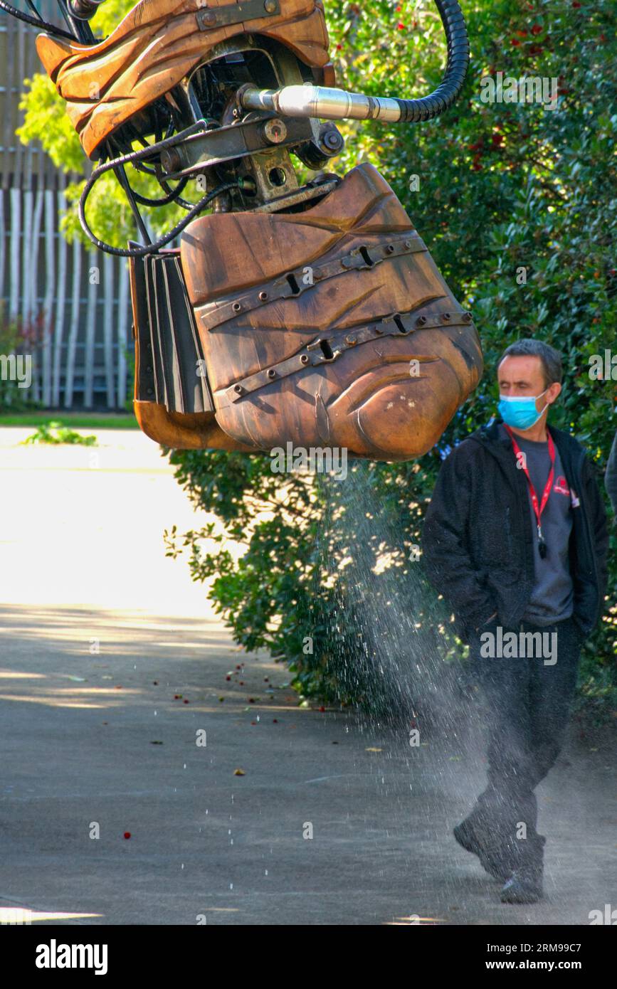 Mechanical machine giant elephant hi-res stock photography and images ...