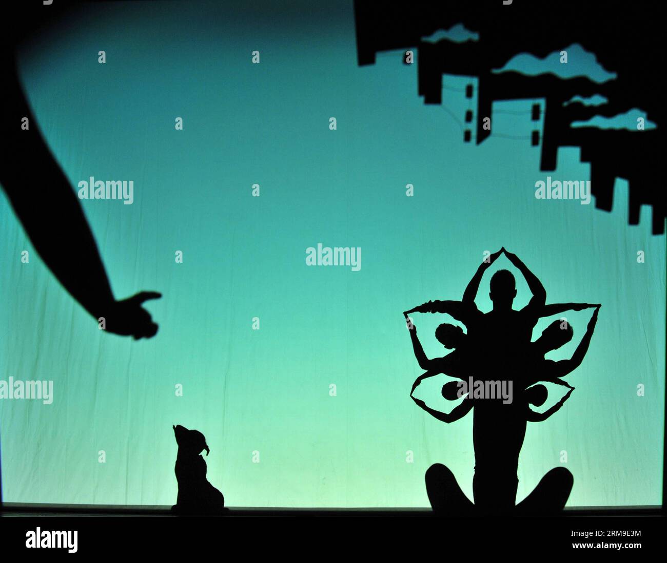 Pilobolus dance company hi-res stock photography and images - Alamy