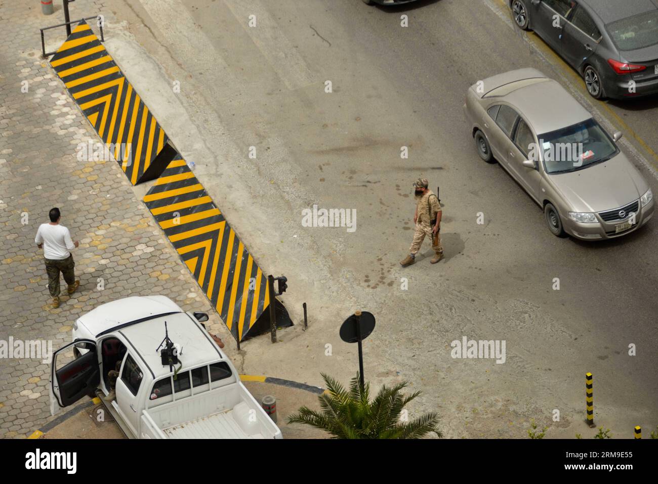 African militia hi-res stock photography and images - Alamy