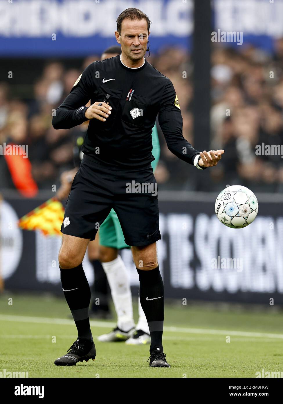 ROTTERDAM - referee Bas Nijhuis during the Dutch premier league match ...