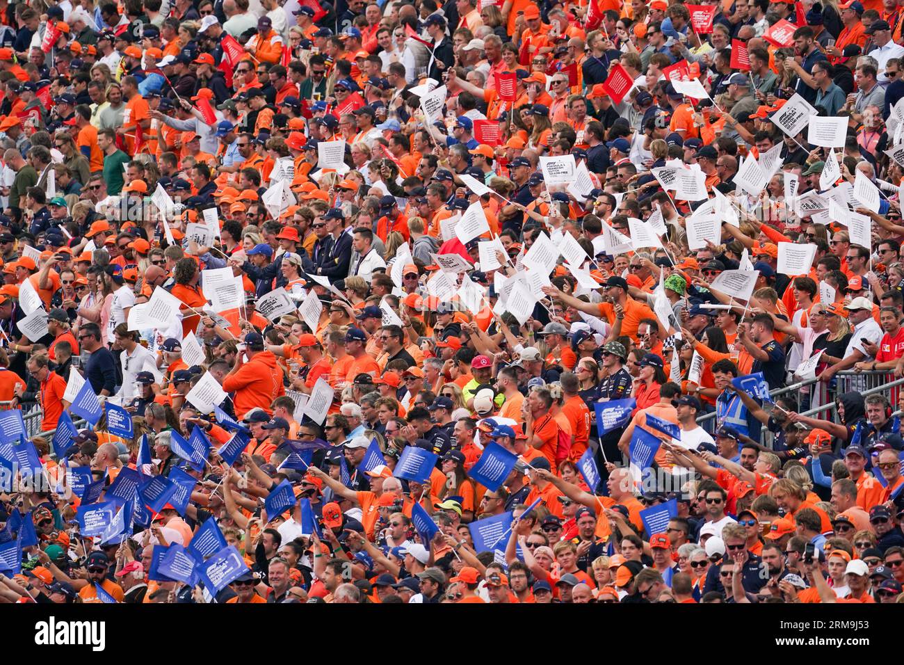 Red bull racing honda flags hi-res stock photography and images - Alamy