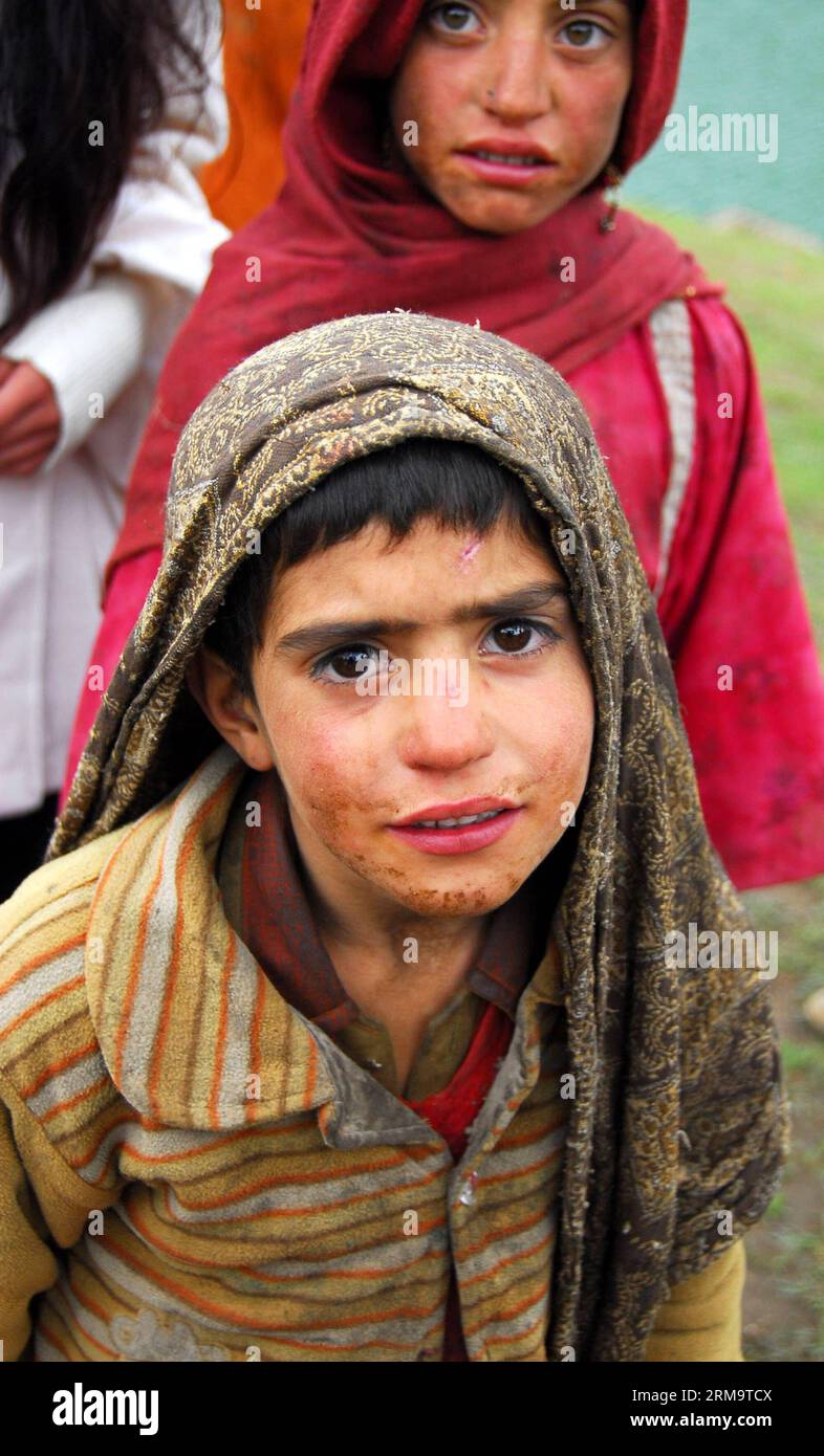 (140601) -- ISLAMABAD, June 1, 2014 (Xinhua) -- Pakistani children on ...