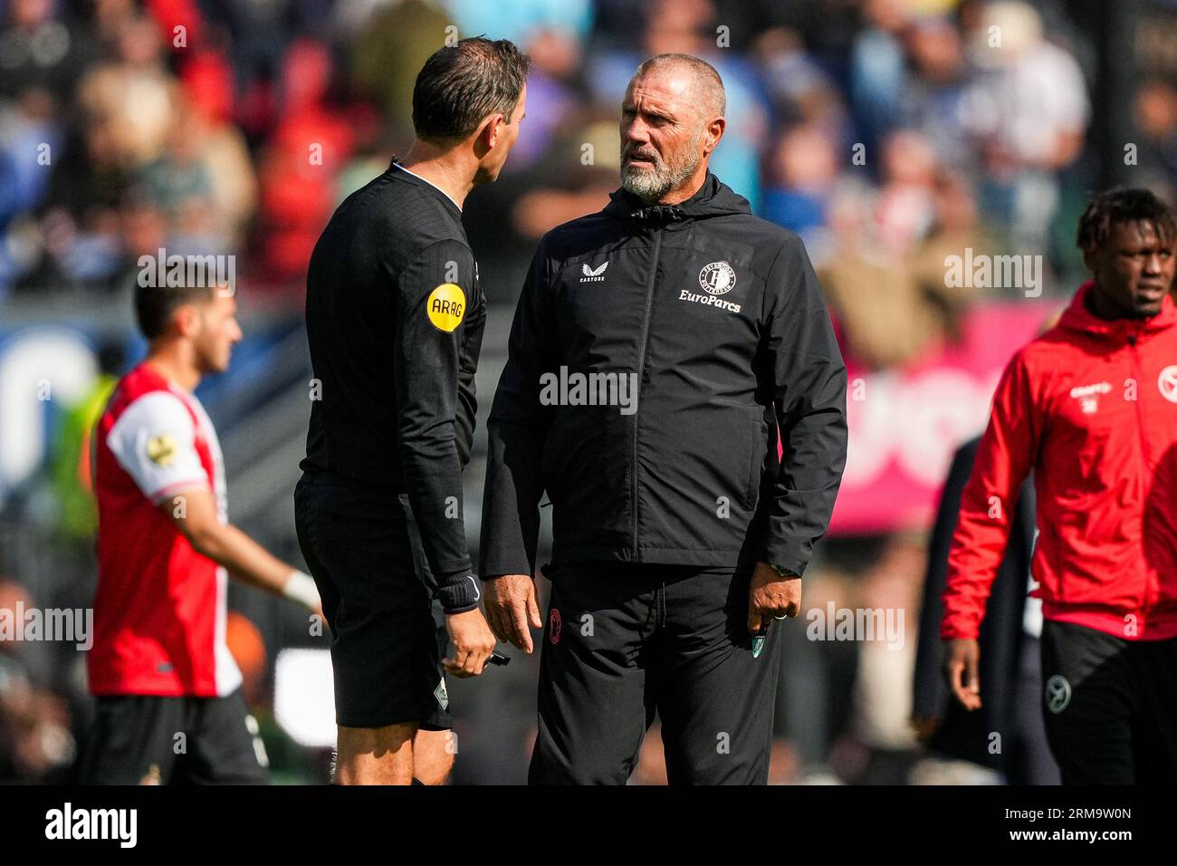 Rotterdam, The Netherlands. 27th Aug, 2023. Rotterdam - Referee Bas ...