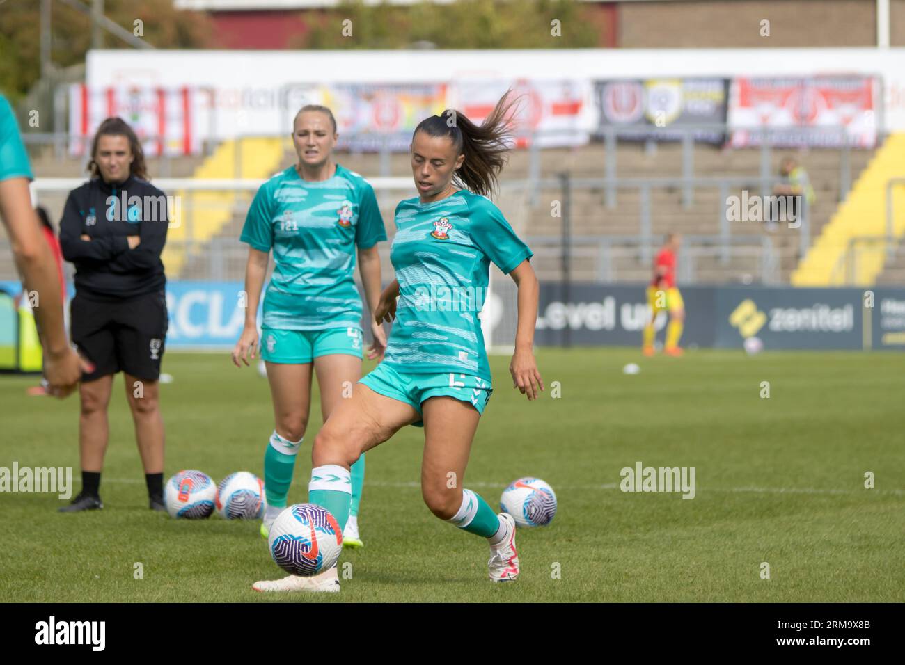 Laura phillips hi-res stock photography and images - Alamy