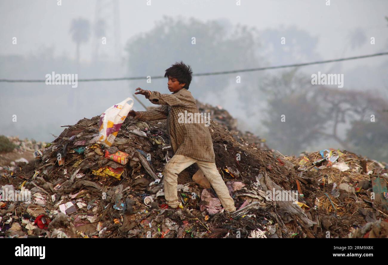 Rag picker india hi-res stock photography and images - Alamy