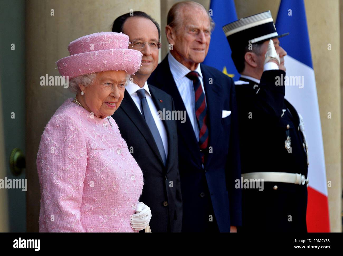 Queen elizabeth visit paris hi-res stock photography and images - Alamy