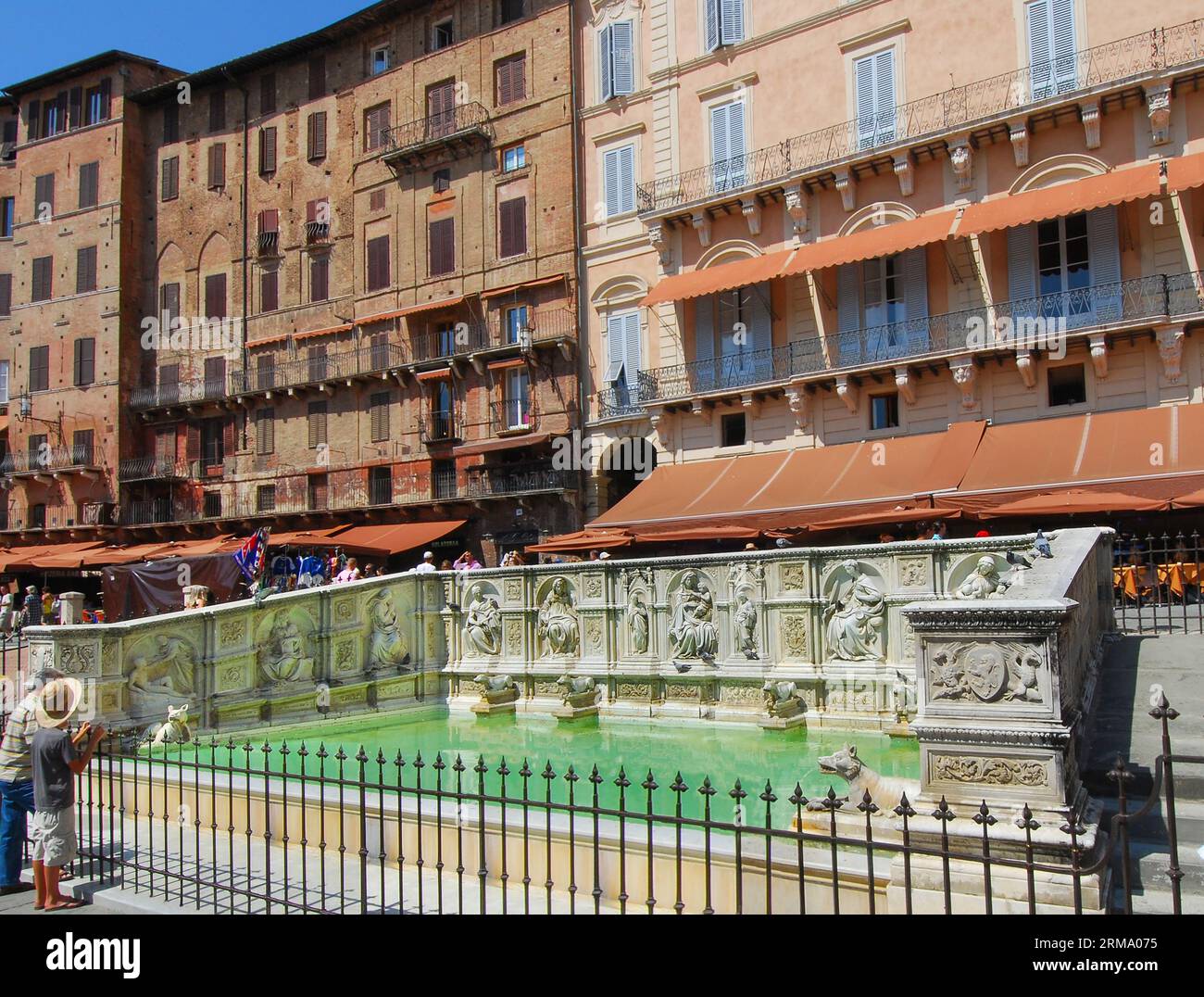 The Fonte Gaia in Piazza del Campo, his characters are a document of ...