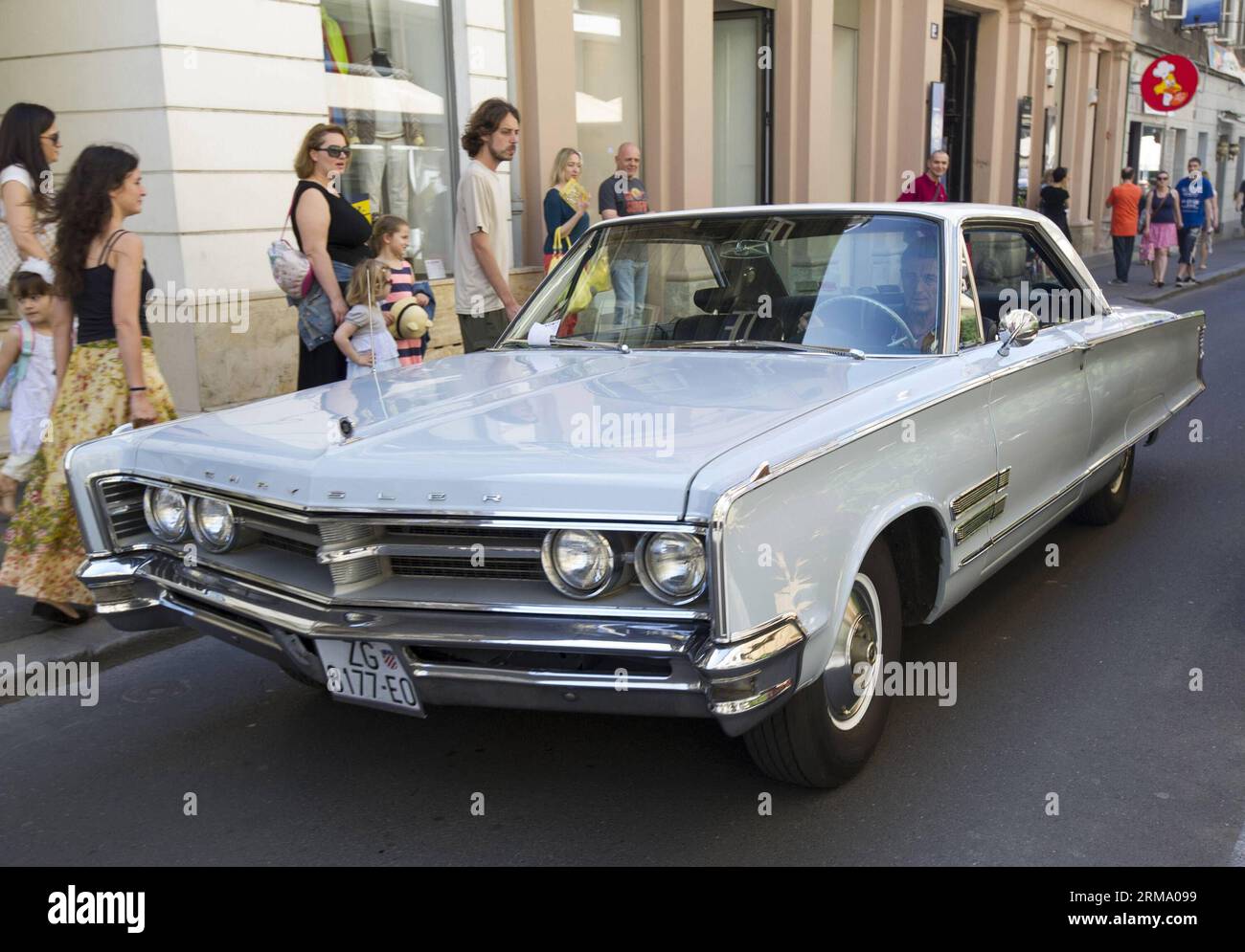 Chrysler 100 hi-res stock photography and images - Alamy