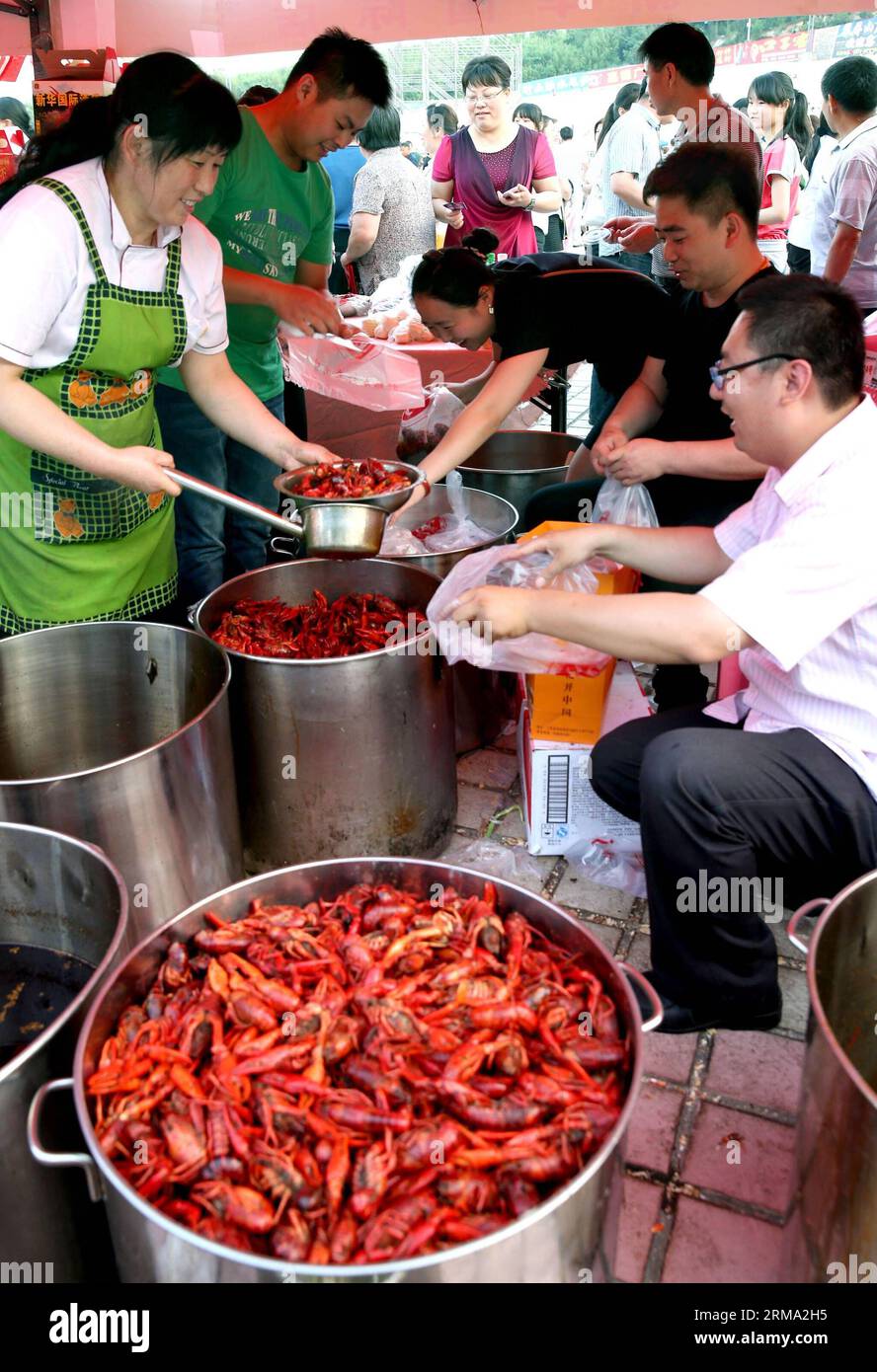 Cookedrayfish hi-res stock photography and images - Alamy