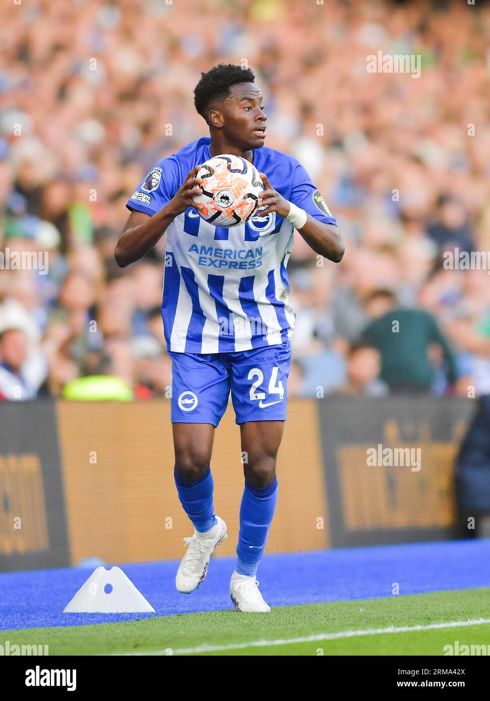 Brighton footballer simon adingra hi-res stock photography and images ...