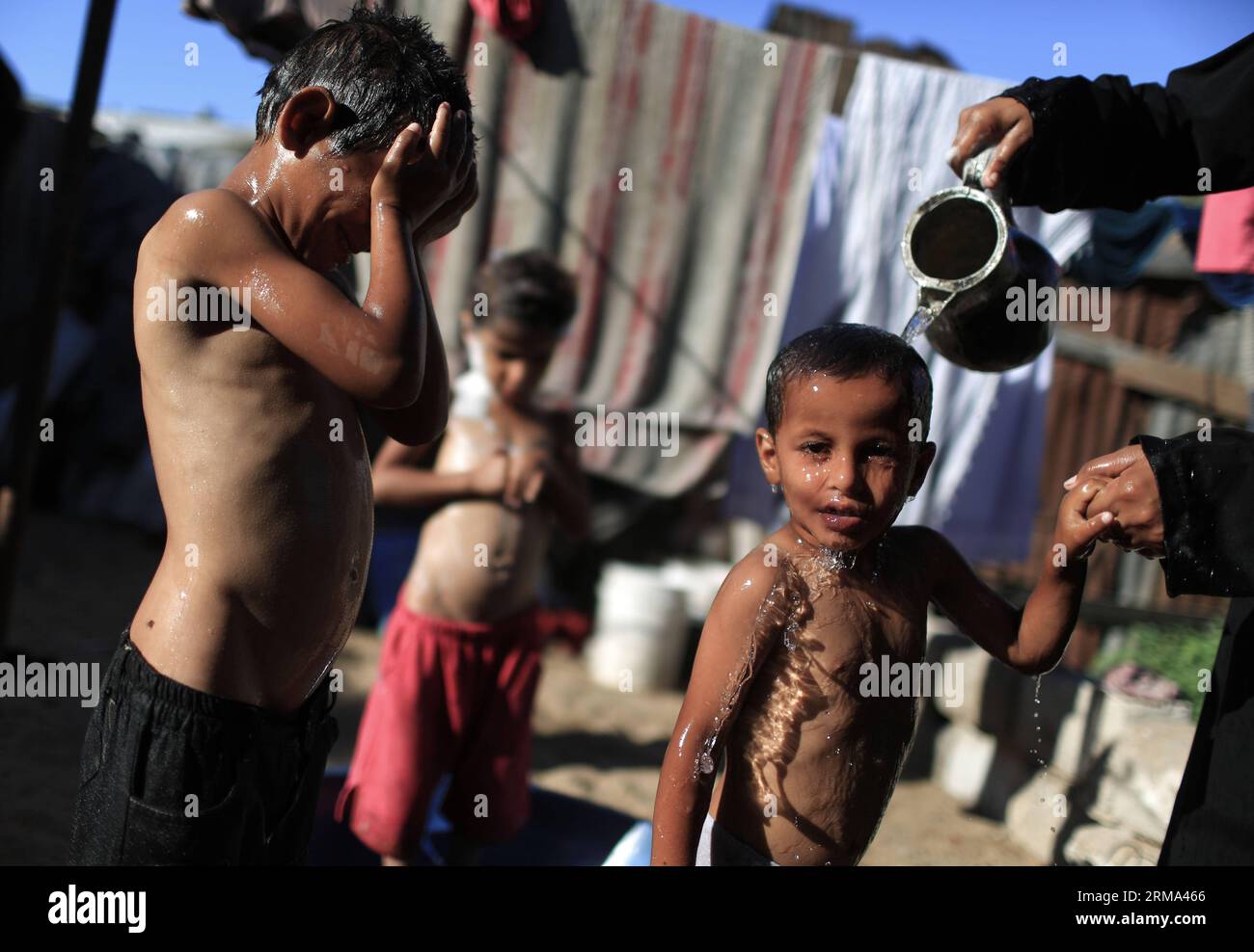 Mideast gaza poverty children hi-res stock photography and images - Alamy
