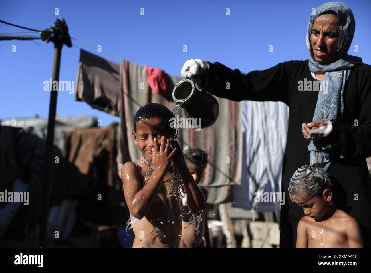 Mideast gaza poverty children hi-res stock photography and images - Alamy