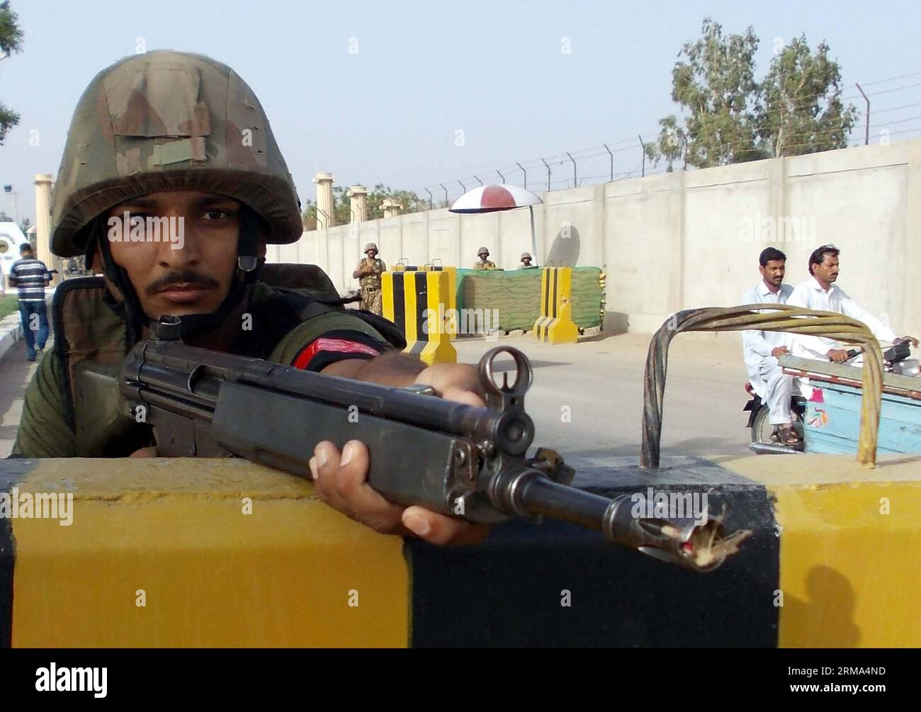 North karachi hi-res stock photography and images - Alamy