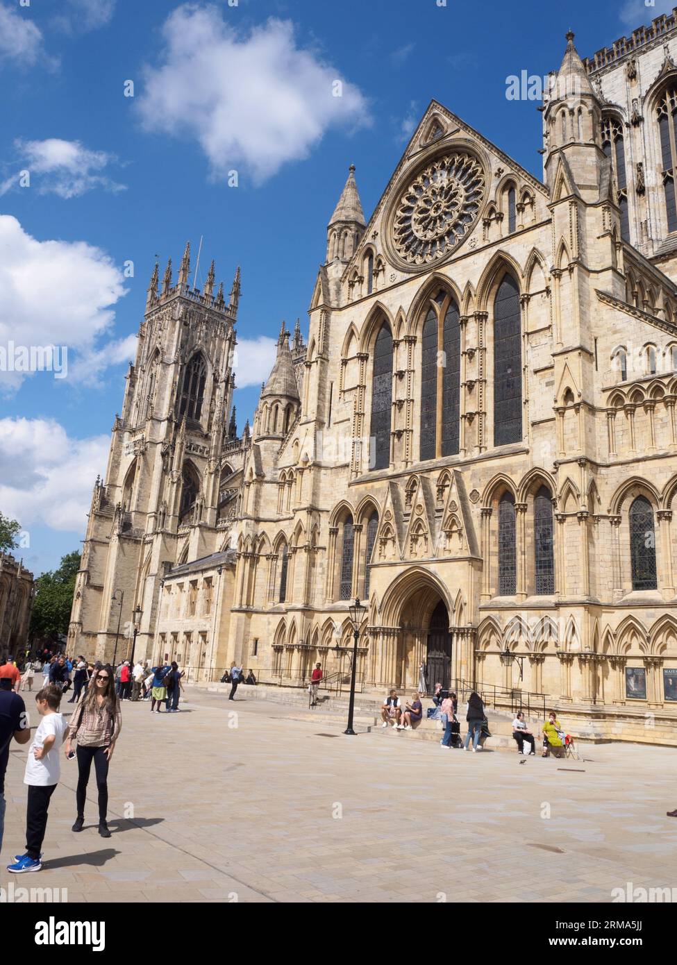 Rose window york minster hi-res stock photography and images - Alamy