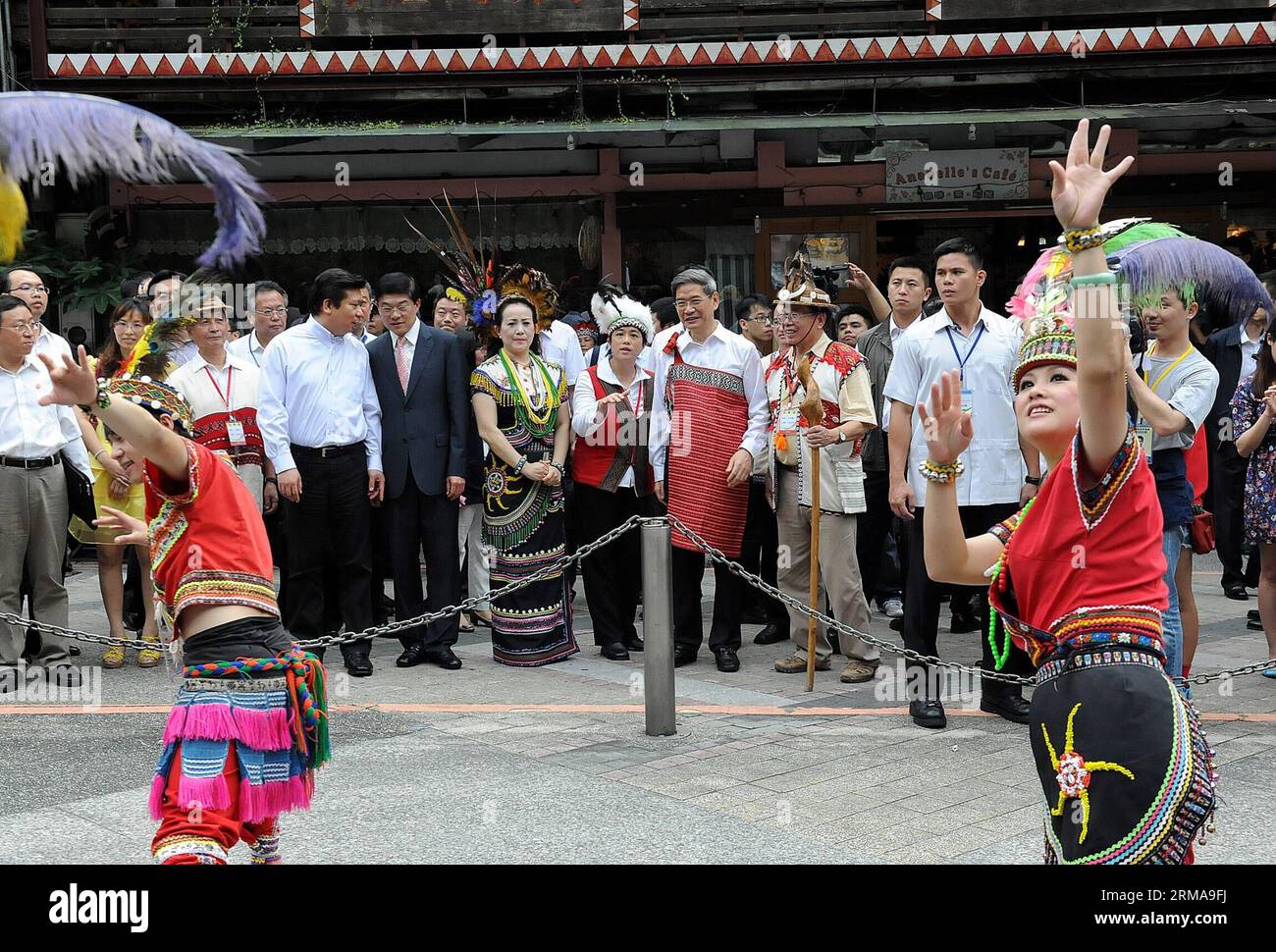 Taiwanese aborigines hi-res stock photography and images - Alamy