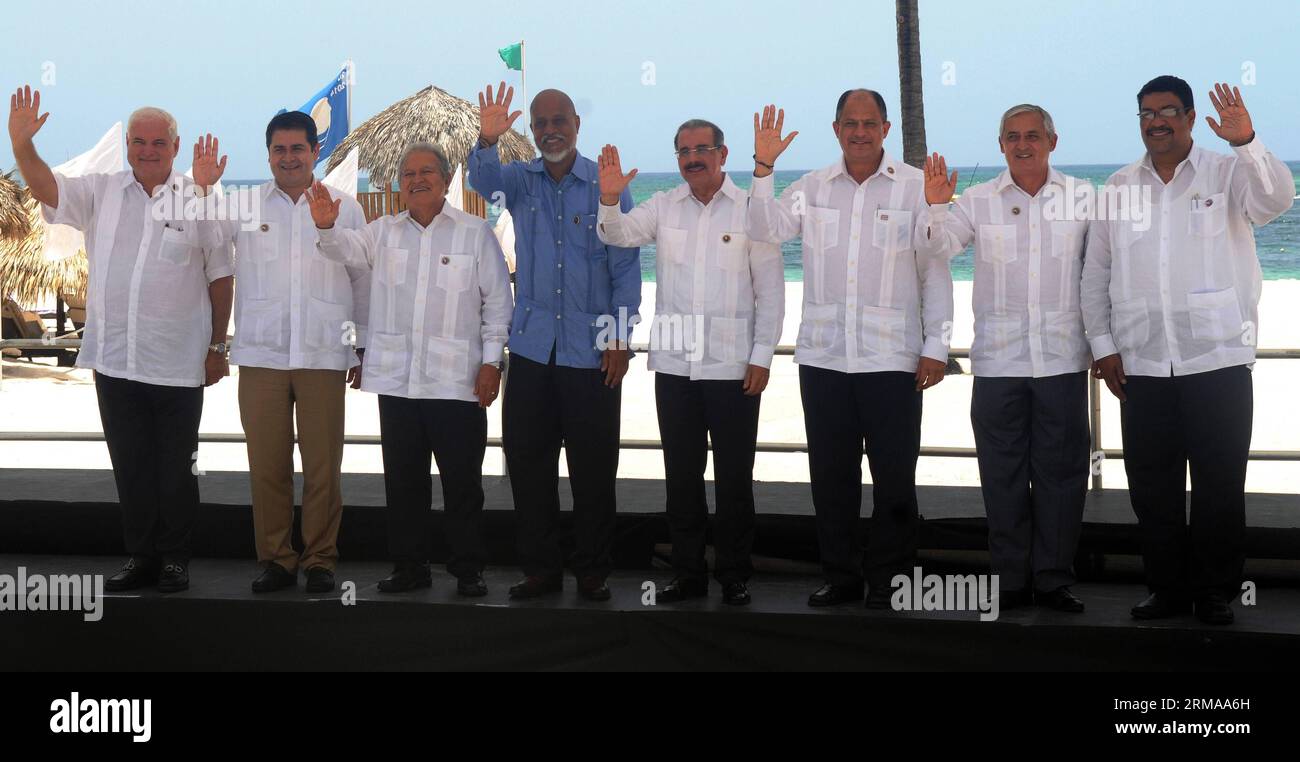 (From L to R) Presidents, of Panama, Ricardo Martinelli, of Honduras ...