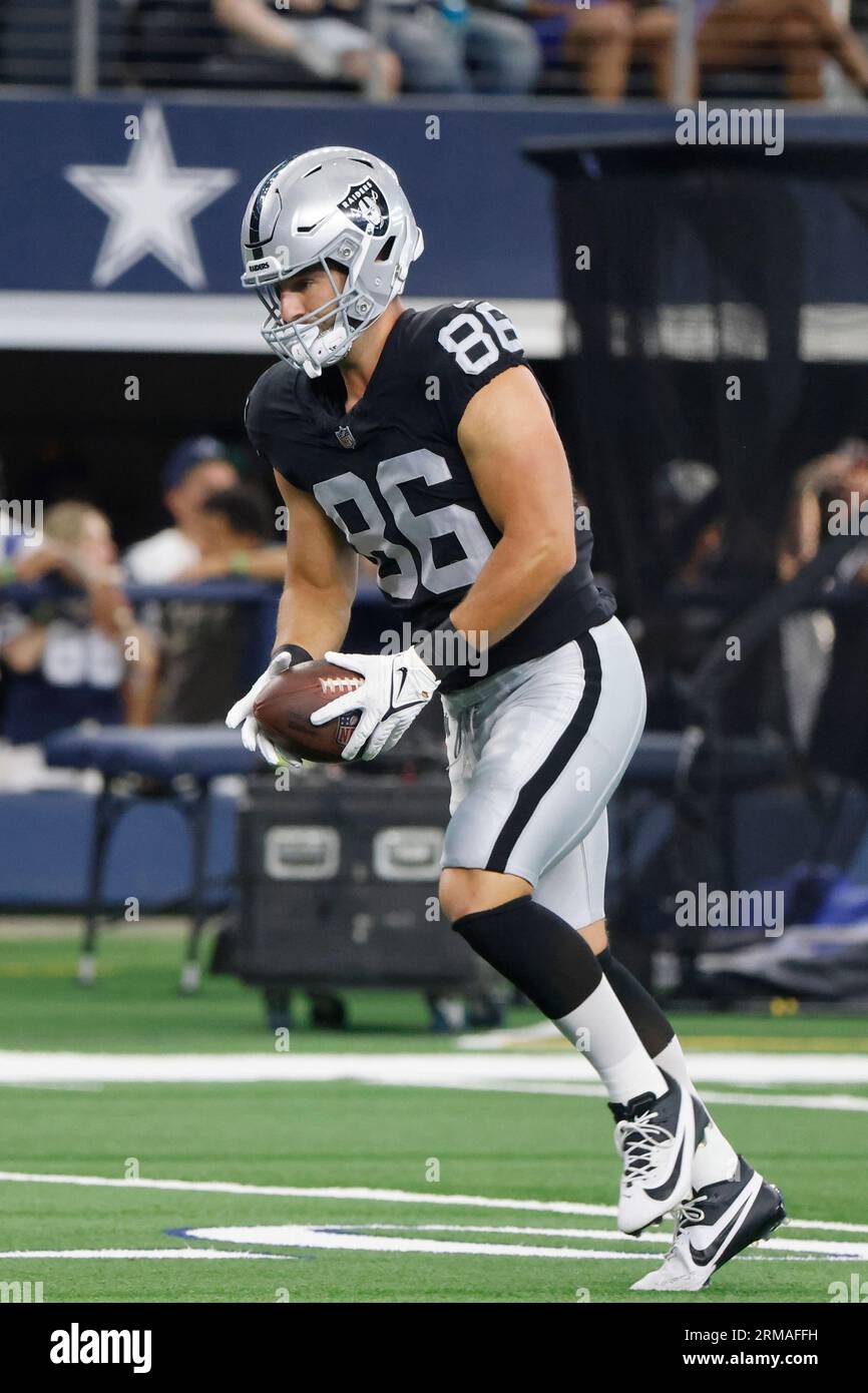 Las Vegas Raiders tight end John Samuel Shenker (86) warms up prior to ...