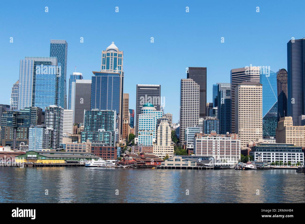 Port of seattle skyline hi-res stock photography and images - Alamy