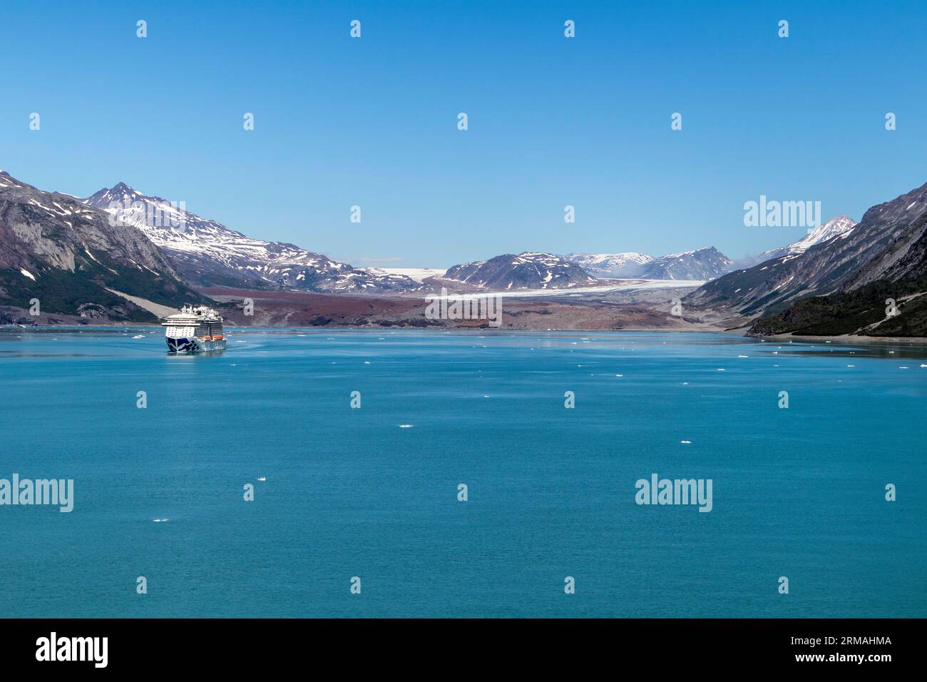 Cruise ship in Glacier Bay, Alaska Stock Photo - Alamy