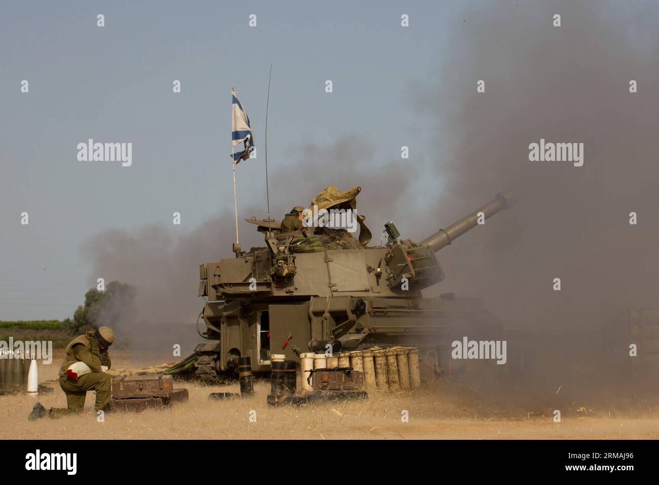 155mm shell hi-res stock photography and images - Alamy