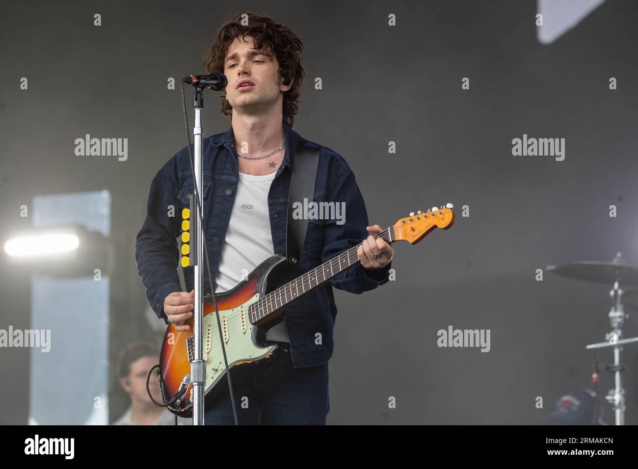 Inhaler entertainment hi-res stock photography and images - Alamy