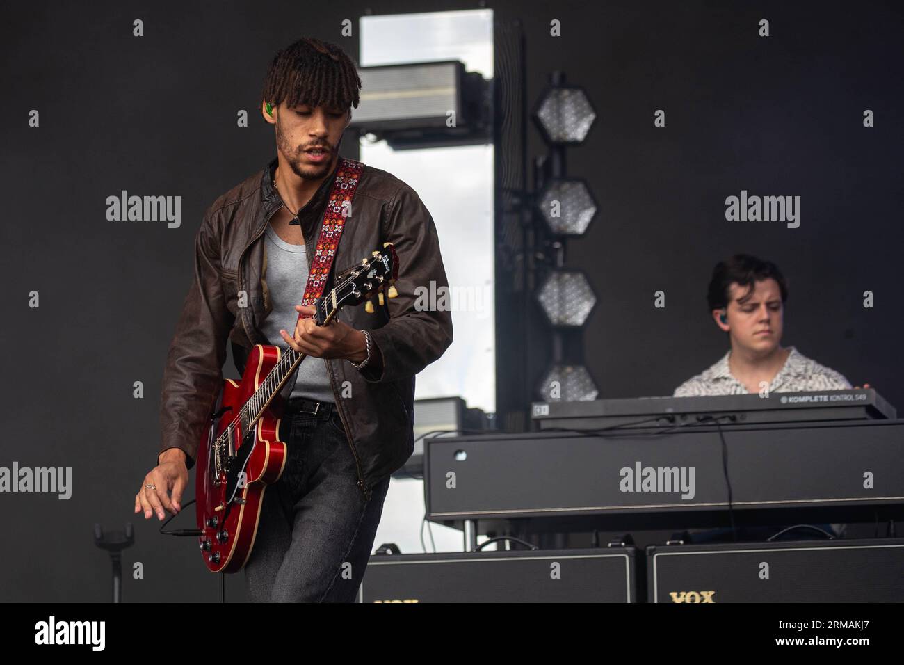 Inhaler entertainment hi-res stock photography and images - Alamy