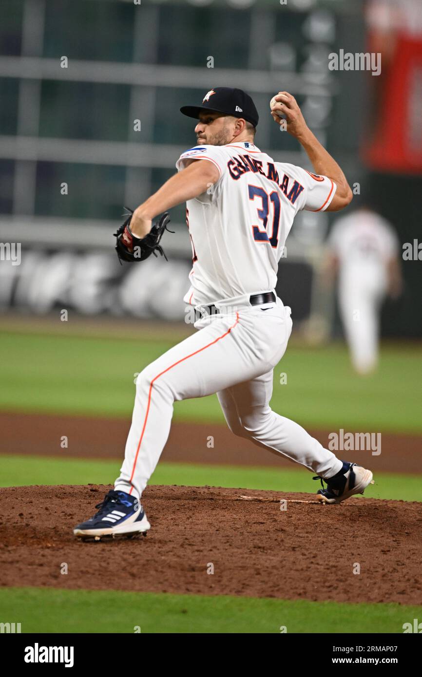Houston Astros relief pitcher Kendall Graveman (31) throws a circle ...