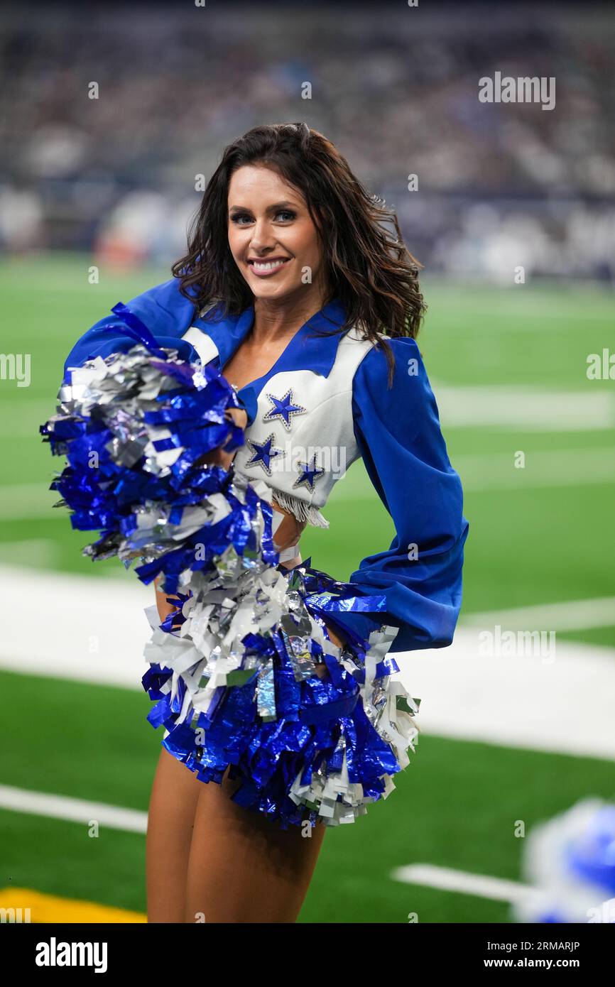Arlington, United States. 26th Aug, 2023. Dallas Cowboys cheerleader ...