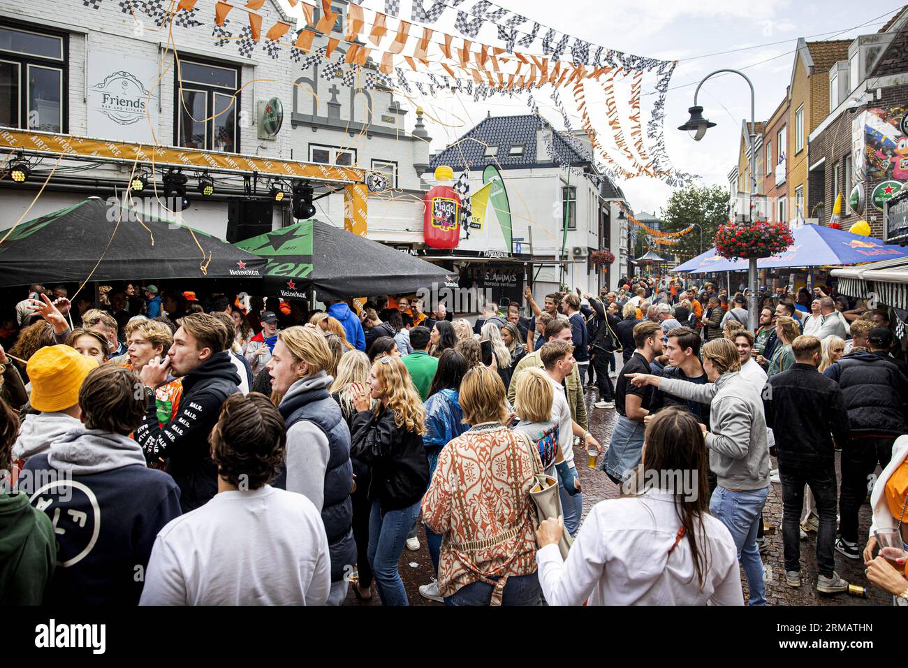 ZANDVOORT - People are celebrating in the Haltestraat after Max ...