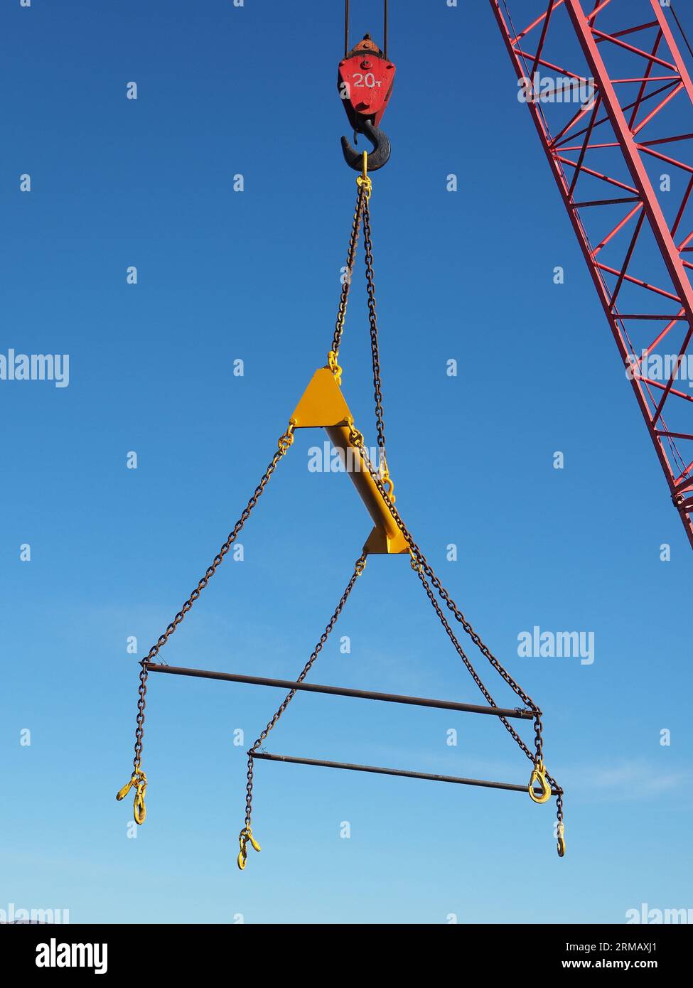 Boatyard crane hi-res stock photography and images - Alamy
