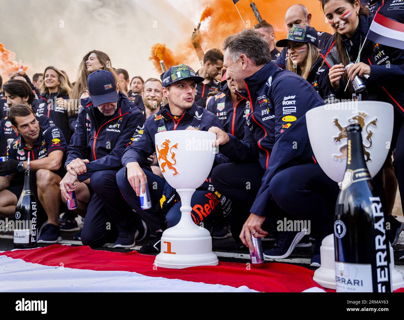 ZANDVOORT - Max Verstappen (Red Bull Racing) celebrates victory with ...