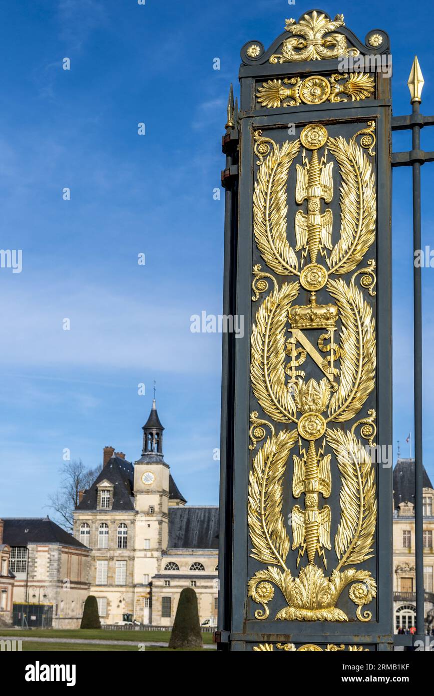 Pilasters decorated hi-res stock photography and images - Alamy