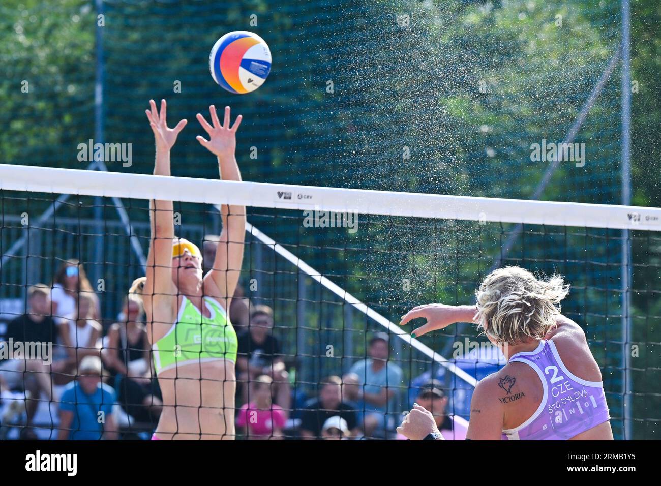 Brno, Czech Republic. 27th Aug, 2023. L-R Teegan Van Gunst (USA) and ...