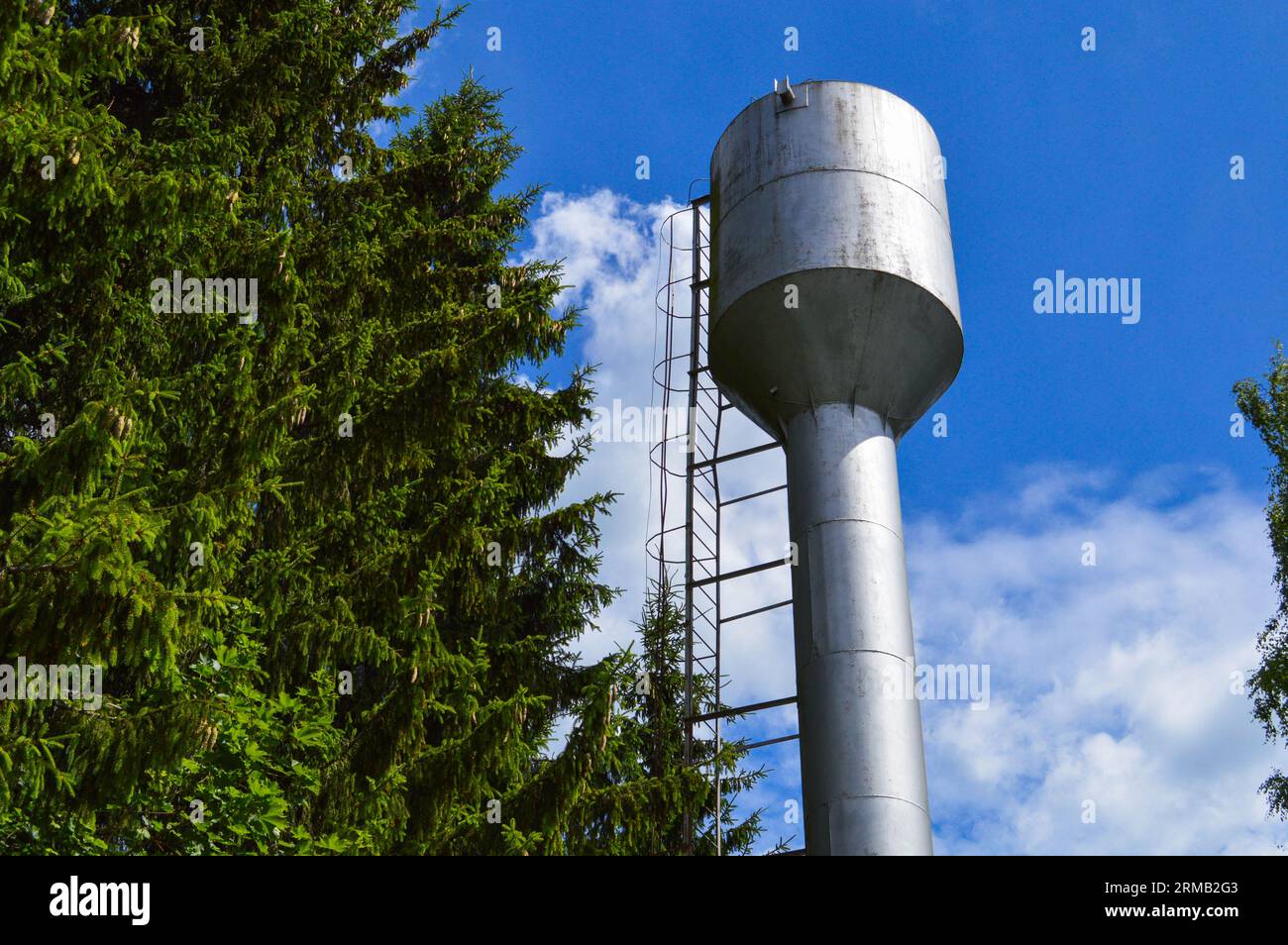 Large iron metal shiny stainless industrial water tower for supplying ...