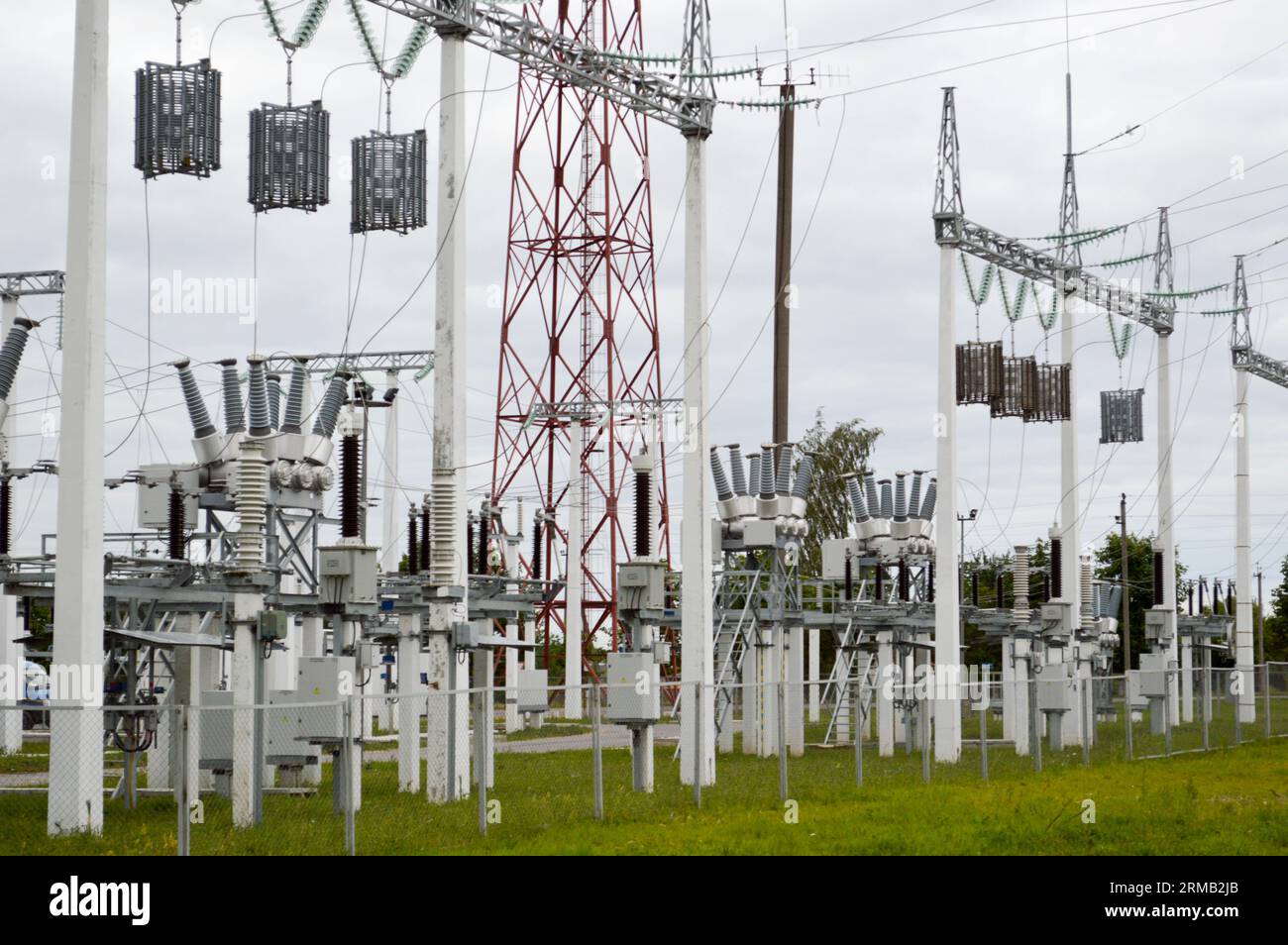 Metal transmission line with the components of the electric network ...