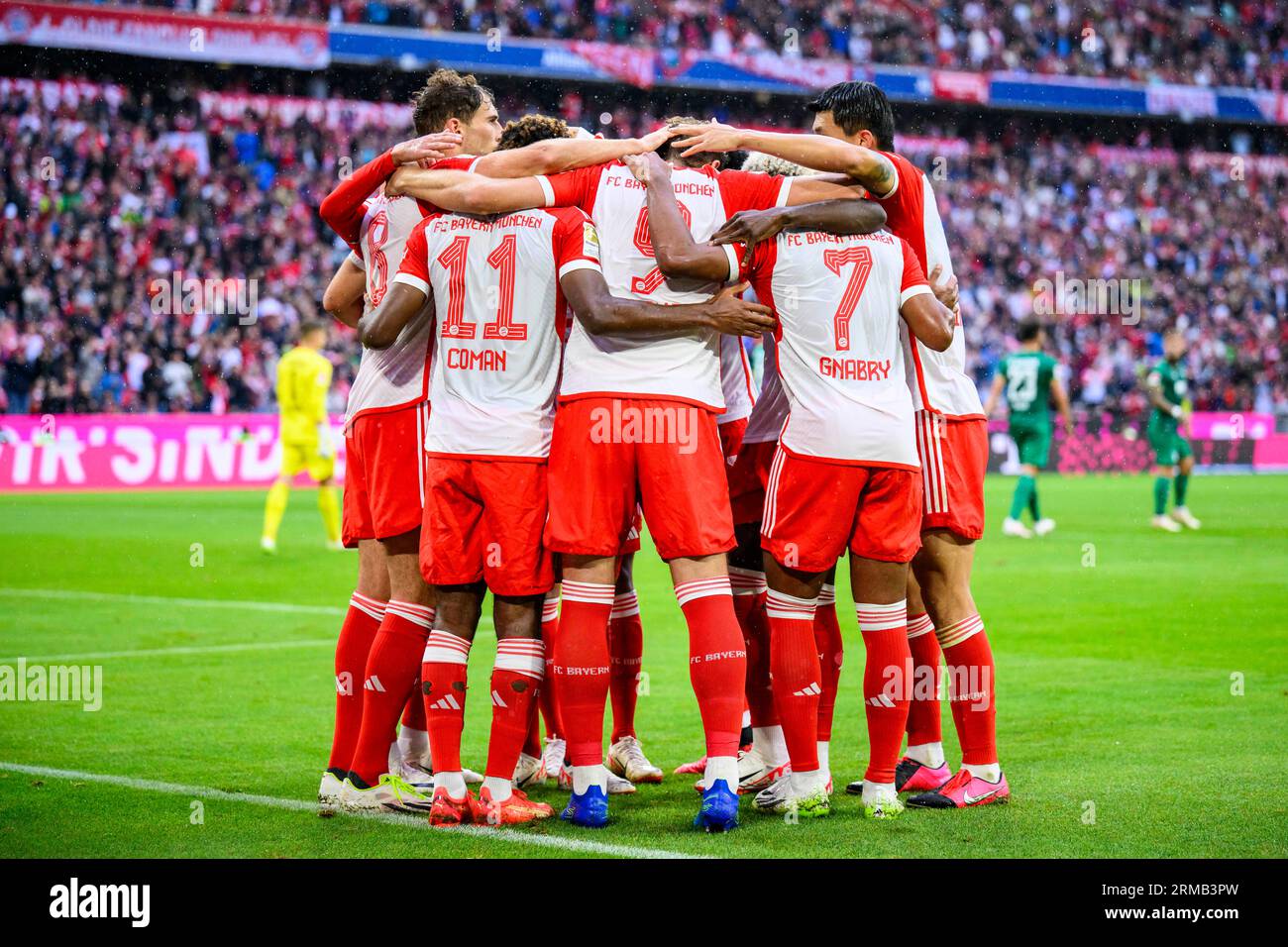 The team of fc bayern munich after the game hi-res stock photography ...