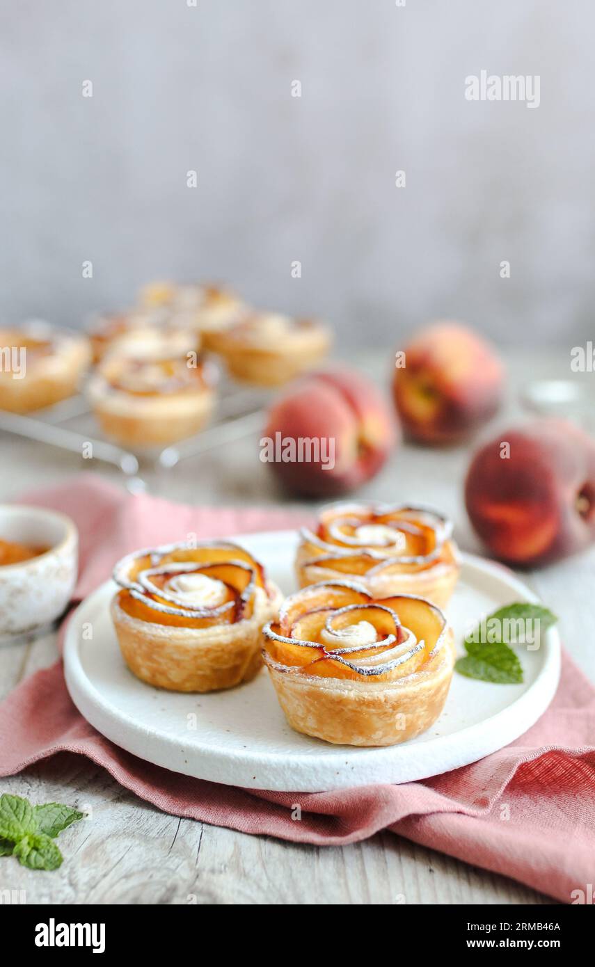 Golden layers puff pastry hi-res stock photography and images - Alamy