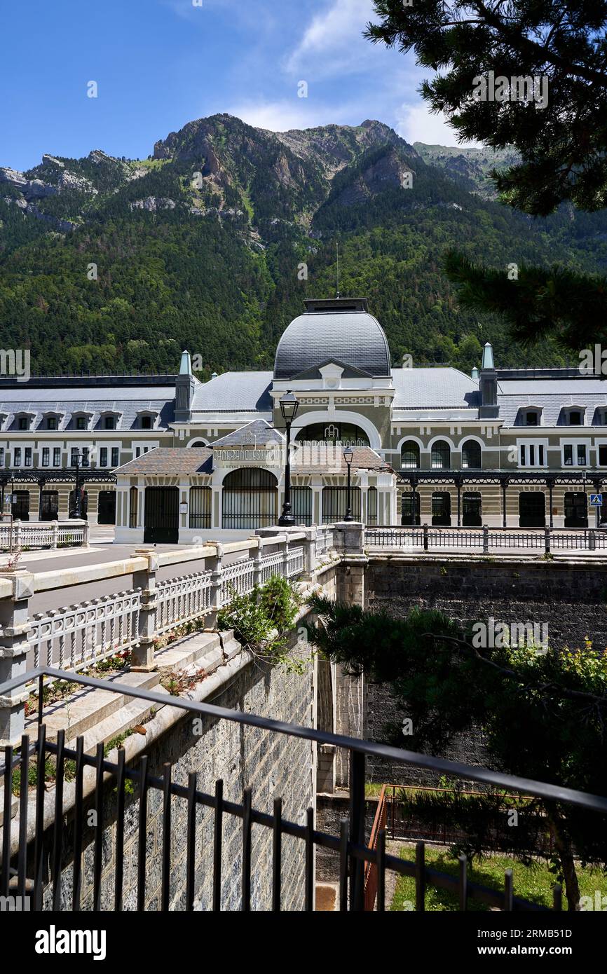 Old station of canfranc station hi-res stock photography and images - Alamy