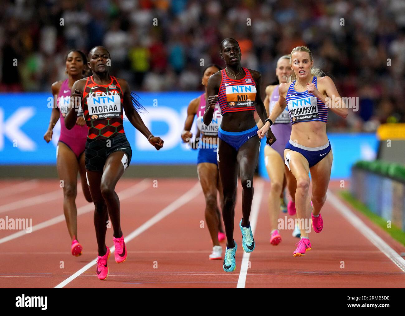 Great Britain's Keely Hodgkinson (right) in action in the Women's 800 ...