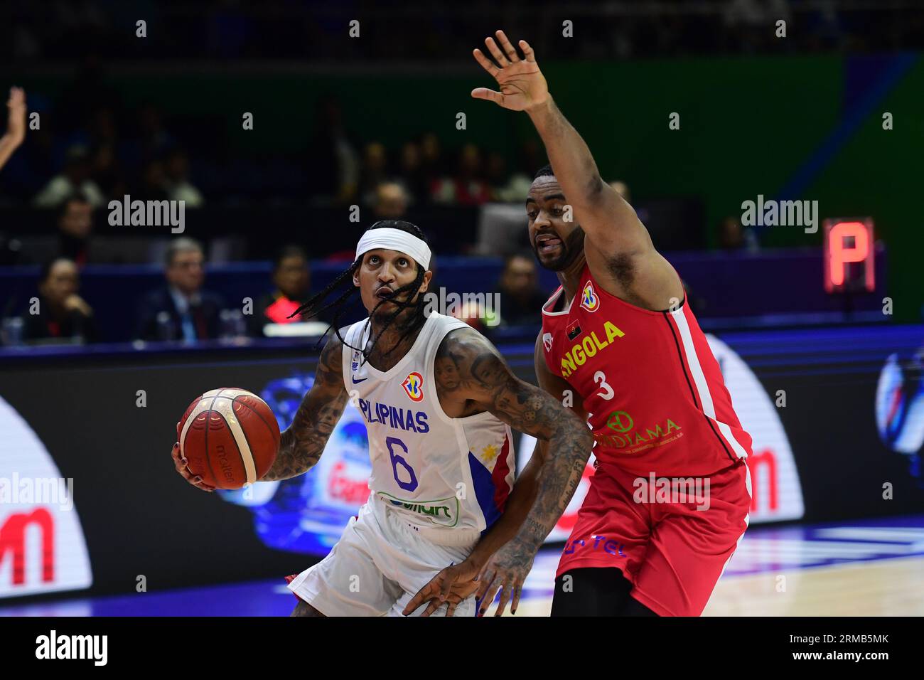 Quezon City, Philippines. 27th Aug, 2023. Jordan Clarkson (L) of the ...