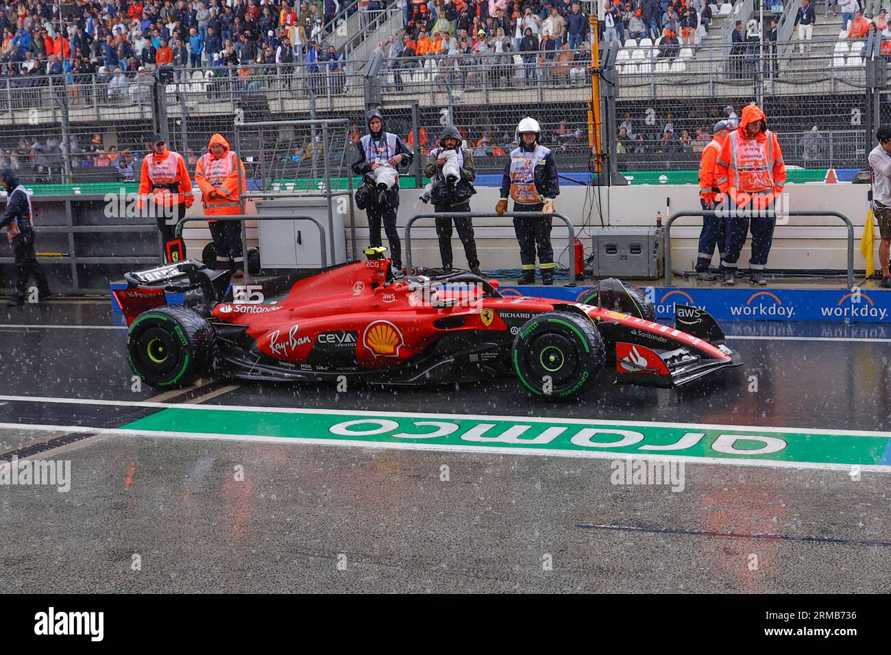 ZANDVOORT, NETHERLANDS - AUGUST 27: Carlos Sainz of Scuderia Ferrari ...