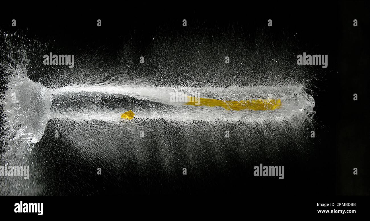 Breaking water balloon hi-res stock photography and images - Alamy