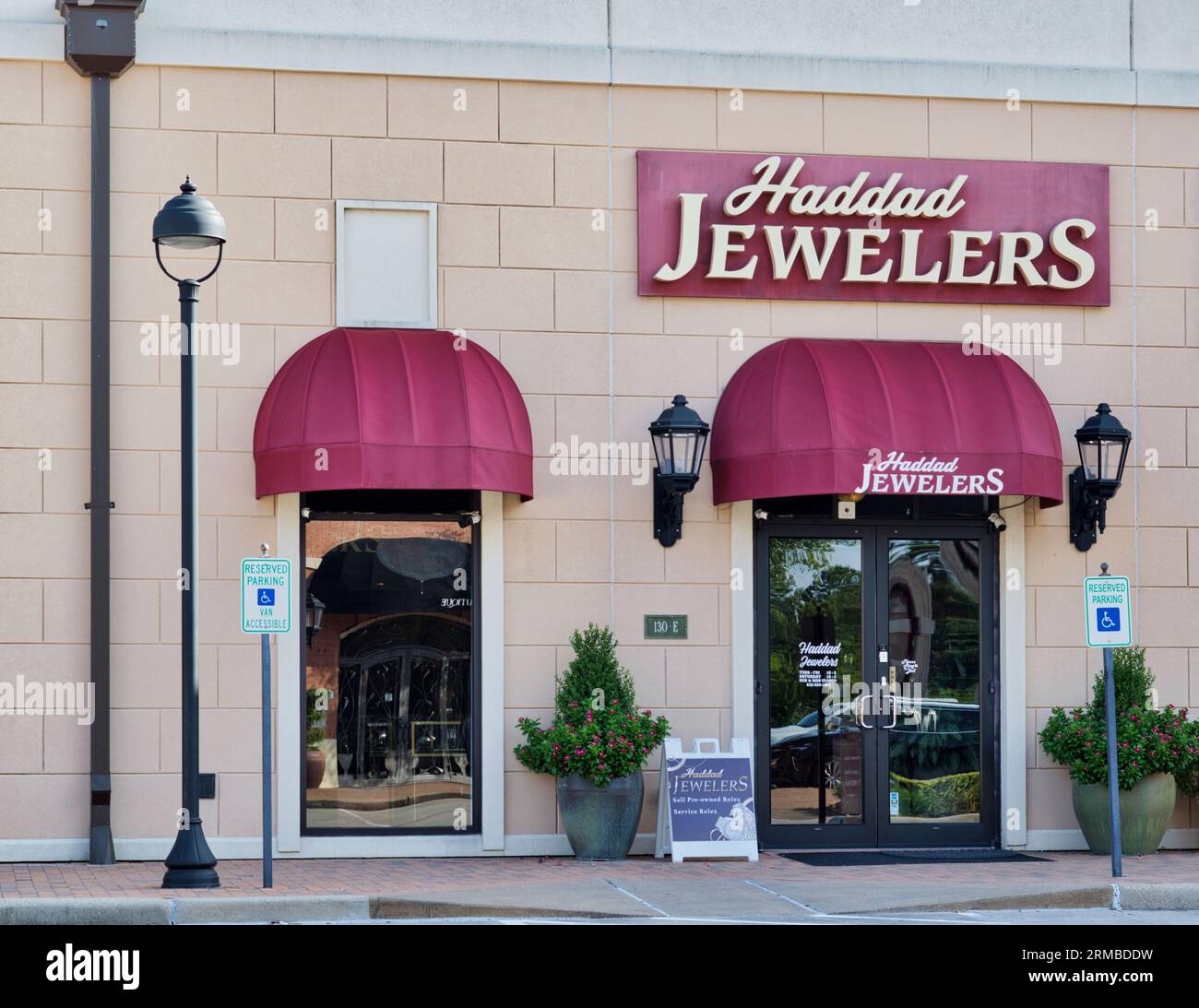 Houston, Texas USA 07-30-2023: Haddad Jewelers storefront exterior in ...
