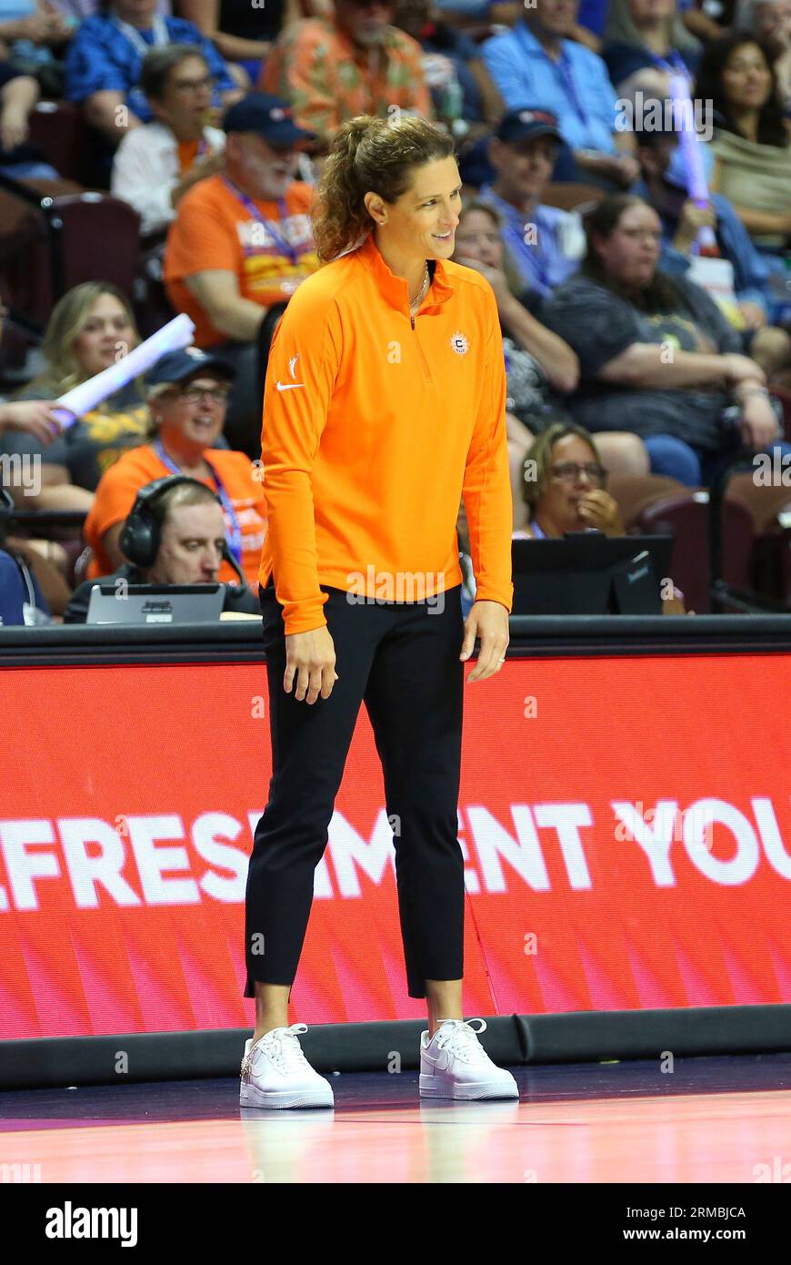 UNCASVILLE, CT - AUGUST 27: Connecticut Sun head coach Stephanie White ...